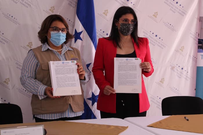 Dinaf y Glasswing suscriben carta de entendimiento para fortalecer respuesta a niñez migrante ...