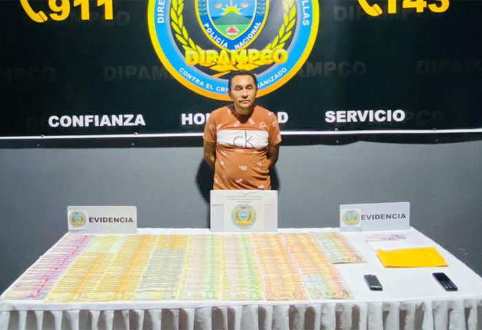 Capturan a conductor de autobús con suma de dinero producto de la ... Capturan a conductor de autobús con suma de dinero producto de la ...