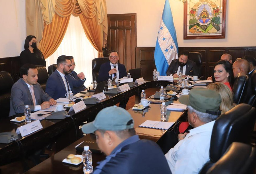 CN y ENEE revisaron 27 contratos encaminados a modernizar la empresa ...