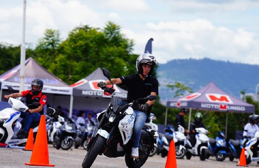 Motomundo inicia pruebas de motos eléctricas con Electron - Proceso Digital