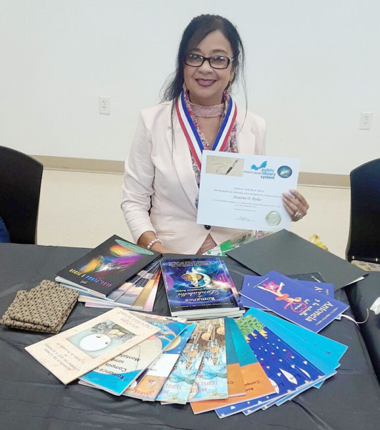 Temporada de premios: escritora Azucena Ordóñez se alza con MLM 2025 ...